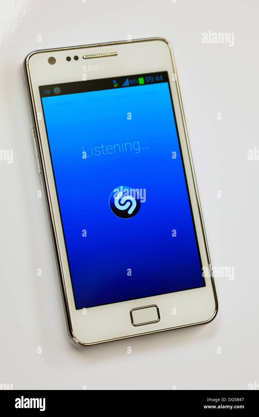 Shazam listening hi-res stock photography and images - Alamy