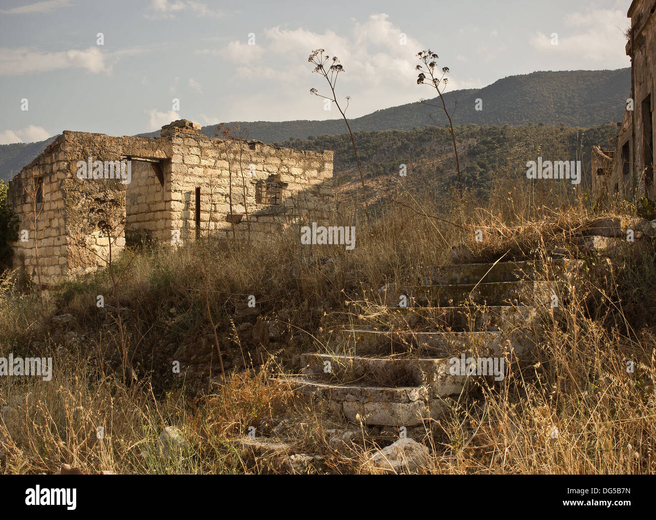 Barn italy building bricks hi-res stock photography and images - Alamy