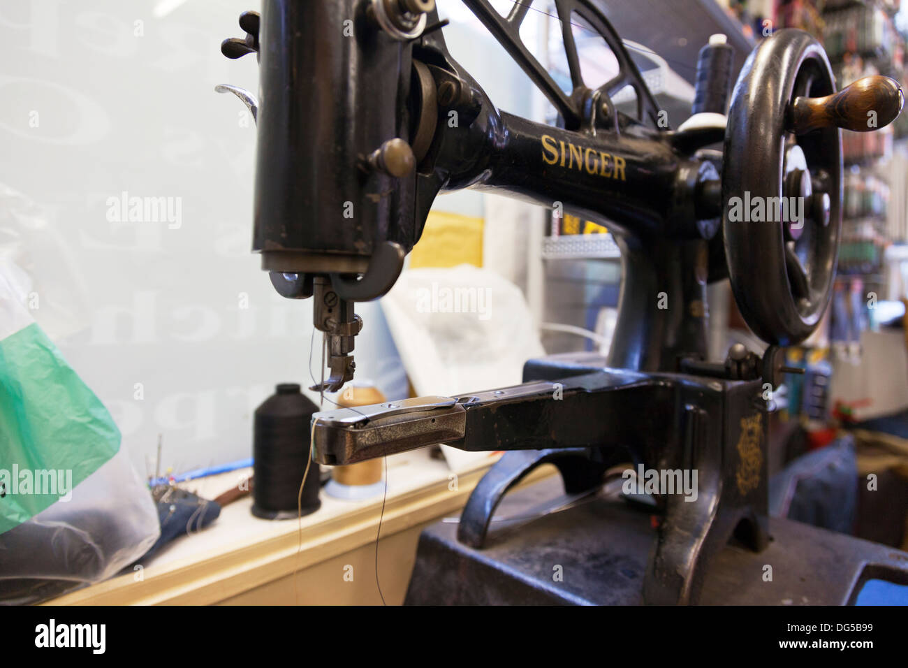 Detail of old K71 singer sewing machine front focus antique Stock Photo ...
