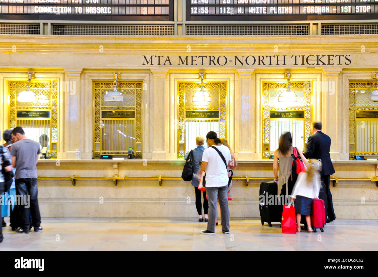 Grand Hall of Grand Central Terminal, Metro North ticket counter ...