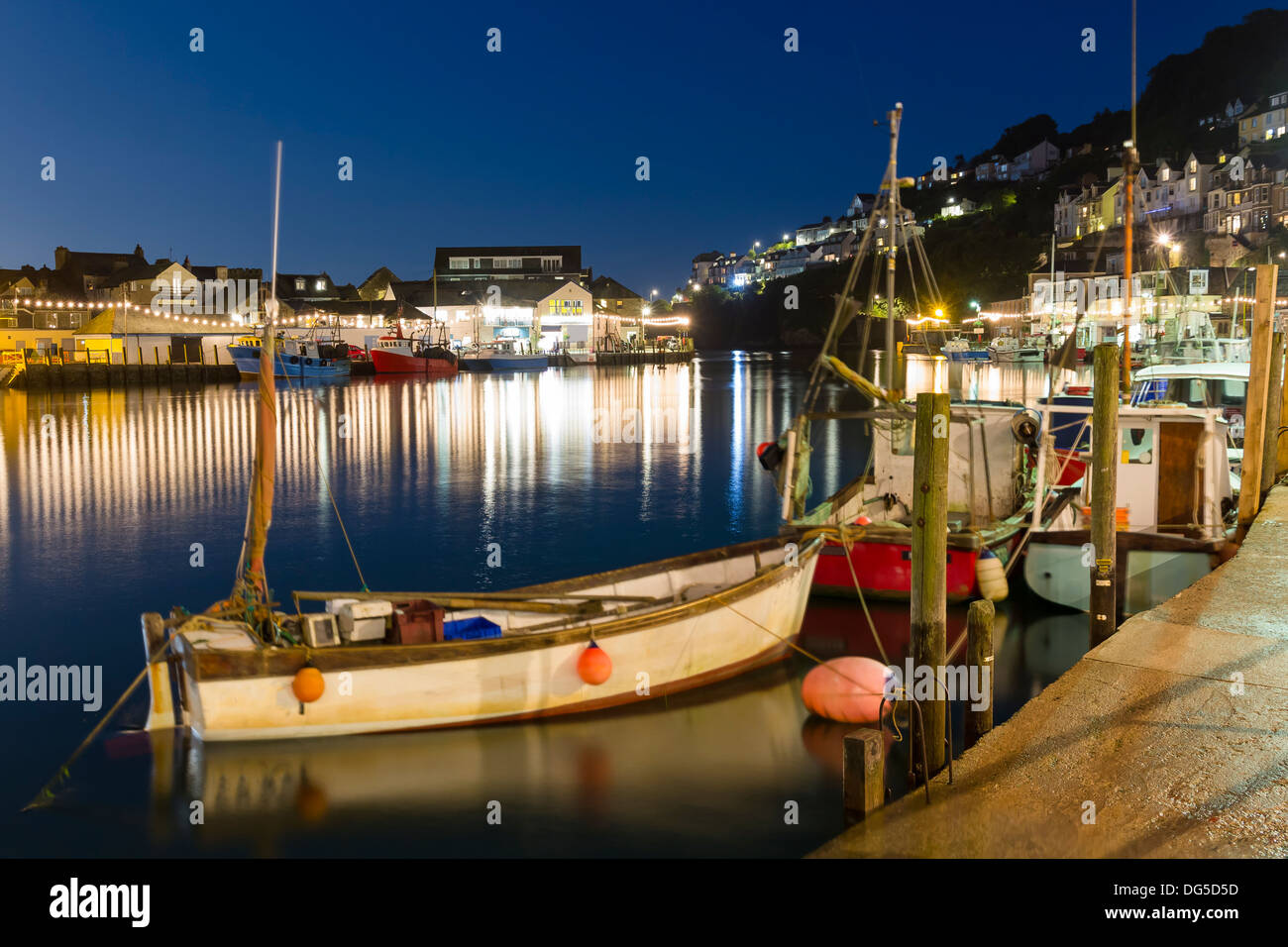 Looe Harbour at Night Cornwall England UK Europe Stock Photo - Alamy