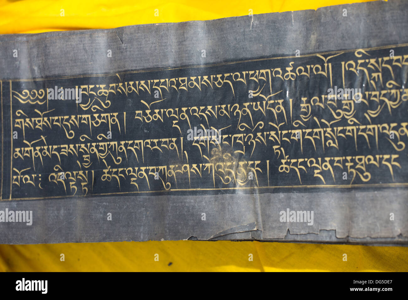 Tibetan script hi-res stock photography and images - Alamy