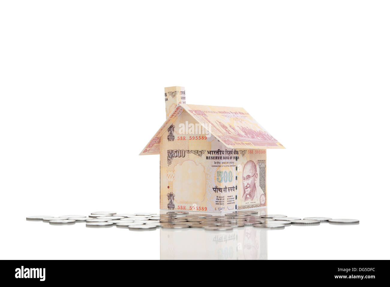 House made out of Five Hundred Rupee (Indian Currency) denomination ...