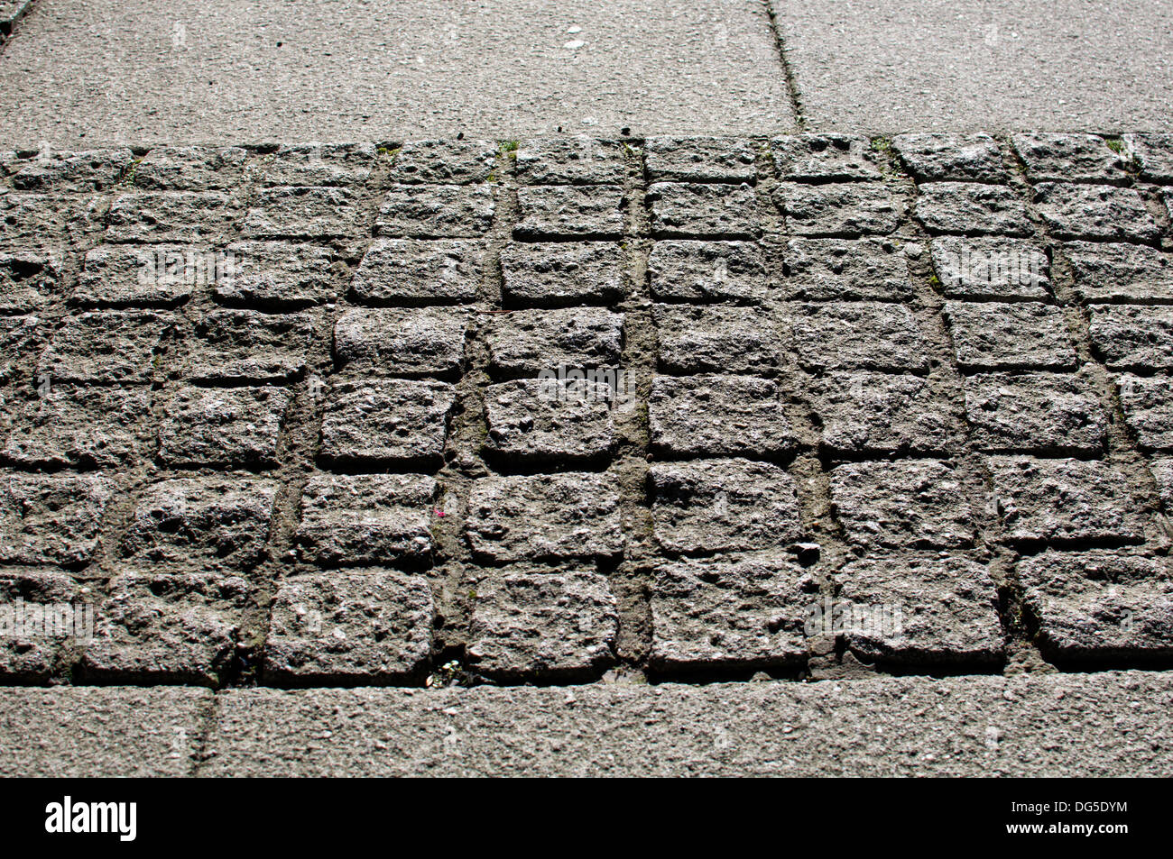 Cobbled paving pattern hi-res stock photography and images - Alamy