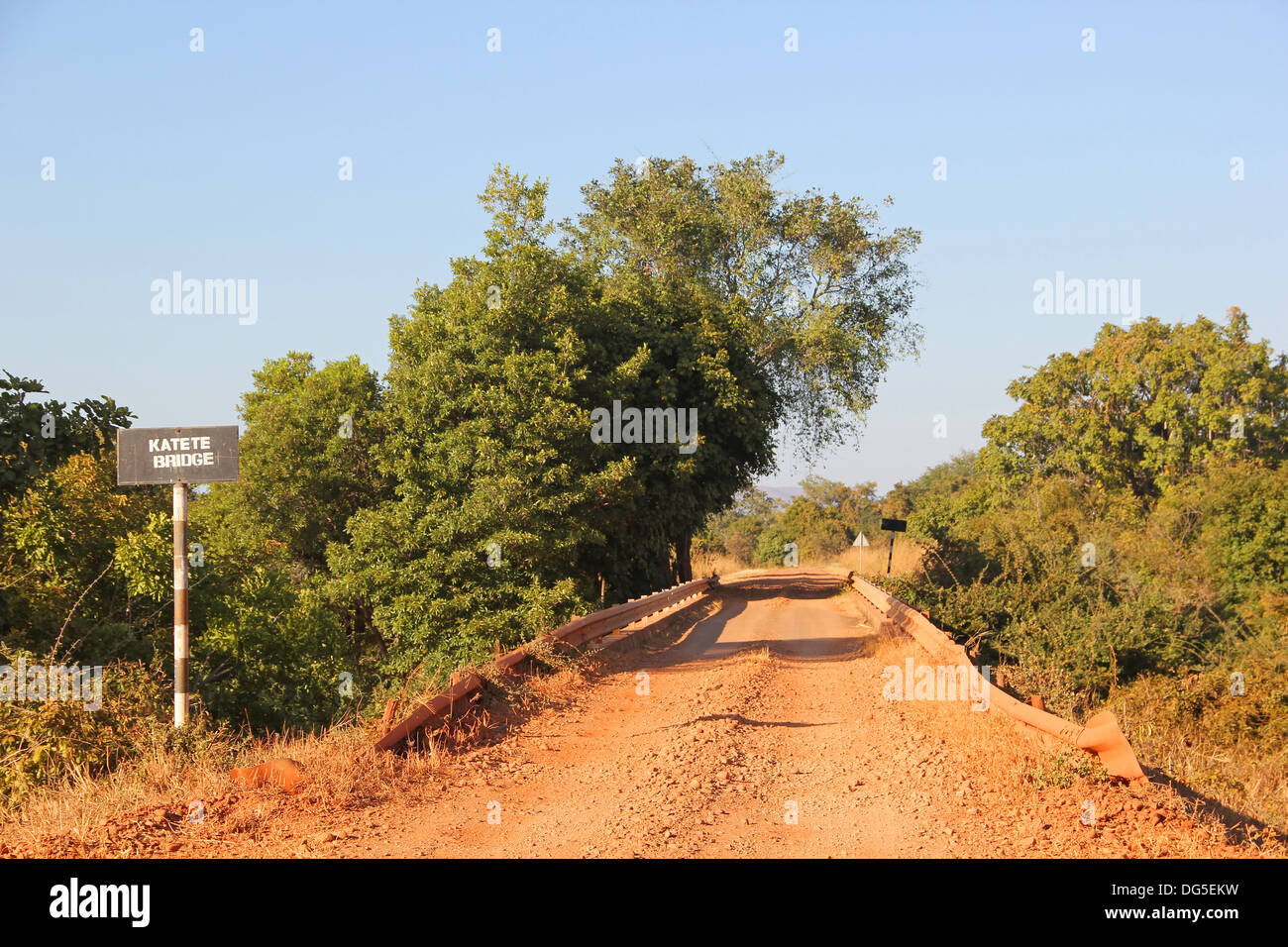 katete bridge south luangwa zambia Stock Photo - Alamy