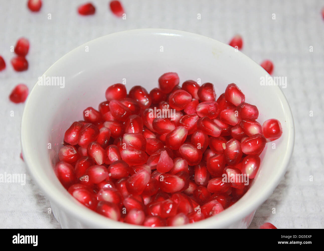Pink pearls hi-res stock photography and images - Alamy