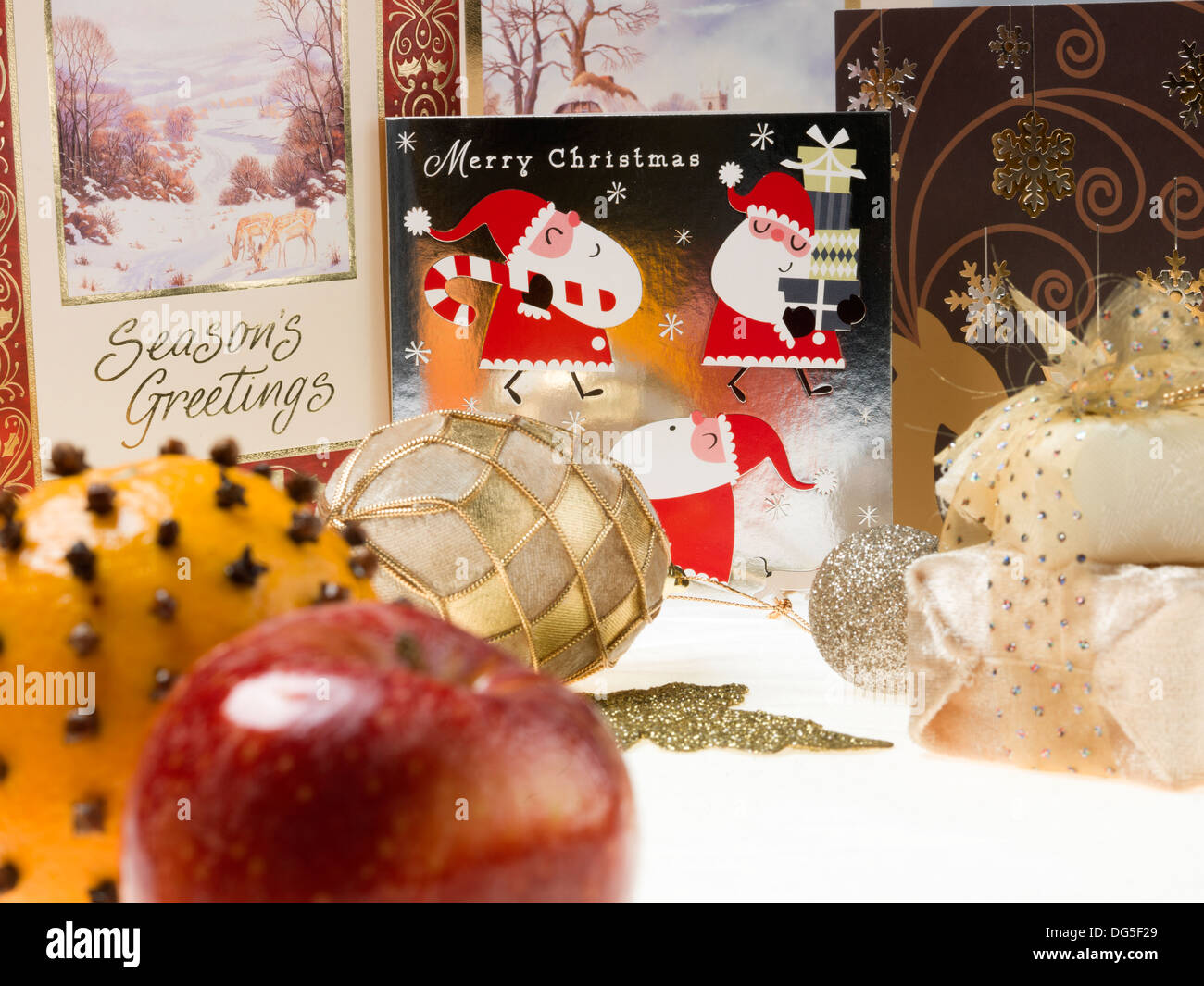 Christmas Xmas Decoration Orange Apple Clove Spice Cards Bauble Present ...
