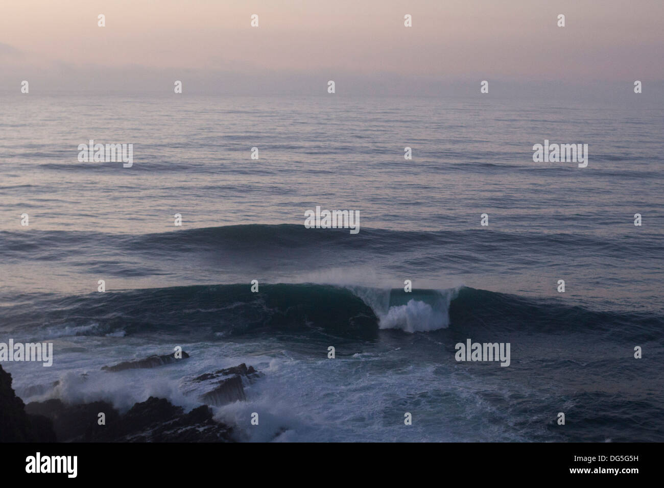 Wave waves surf hi-res stock photography and images - Alamy