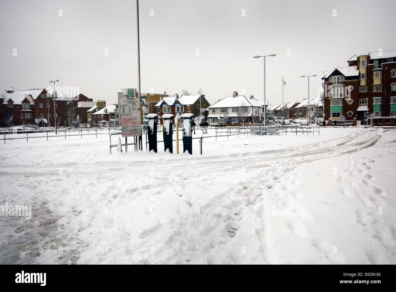 Snow covers the streets of London,2nd of February, 2009,the heaviest ...