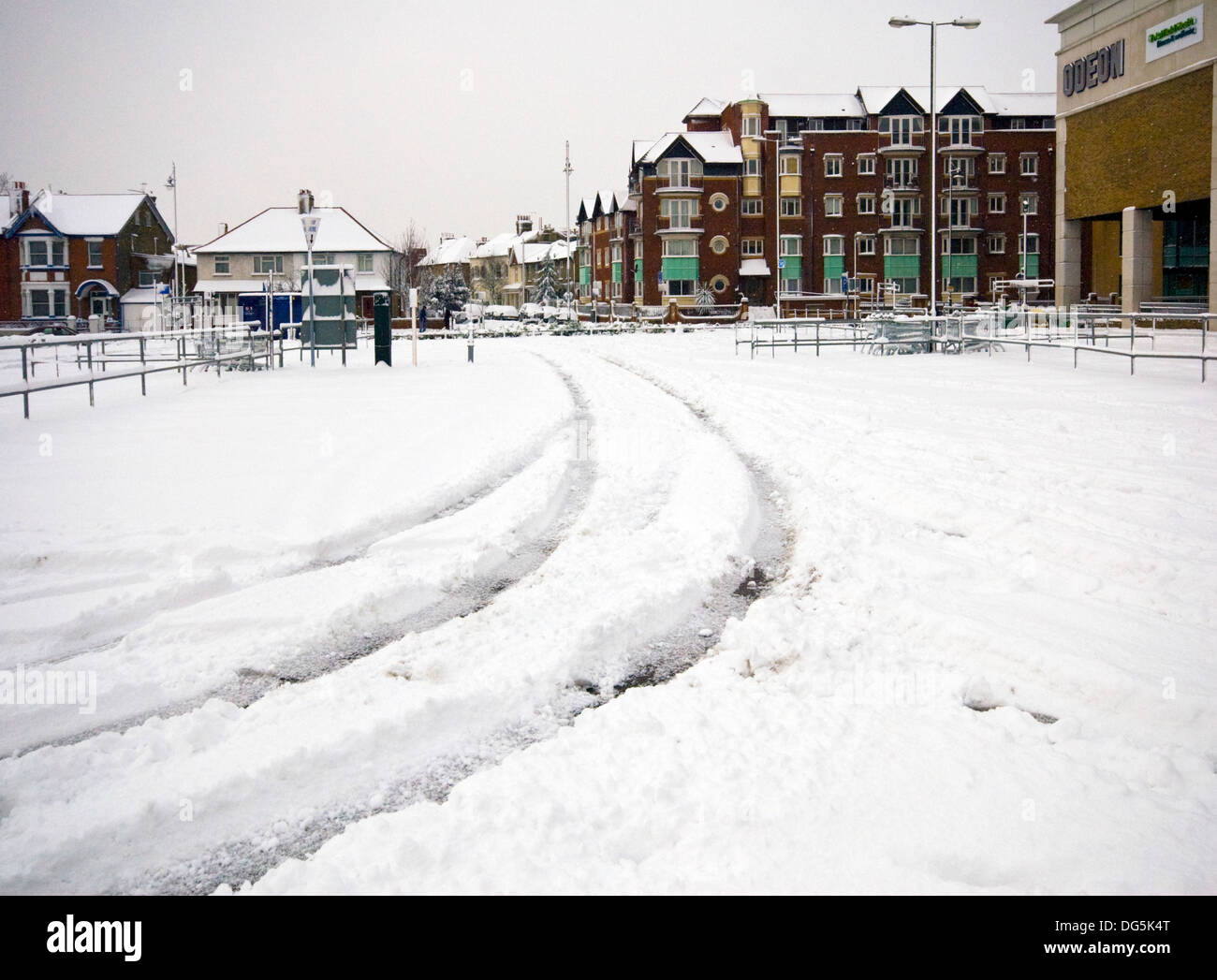 Snow covers the streets of London,2nd of February, 2009,the heaviest ...