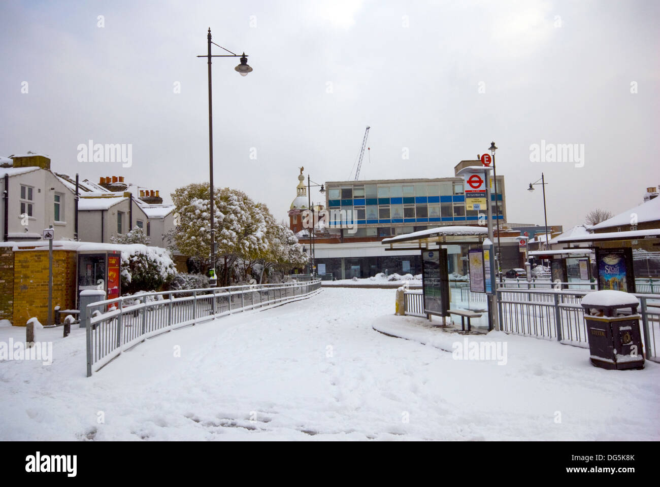 The heaviest snowfall in london for 18 years london hi-res stock ...