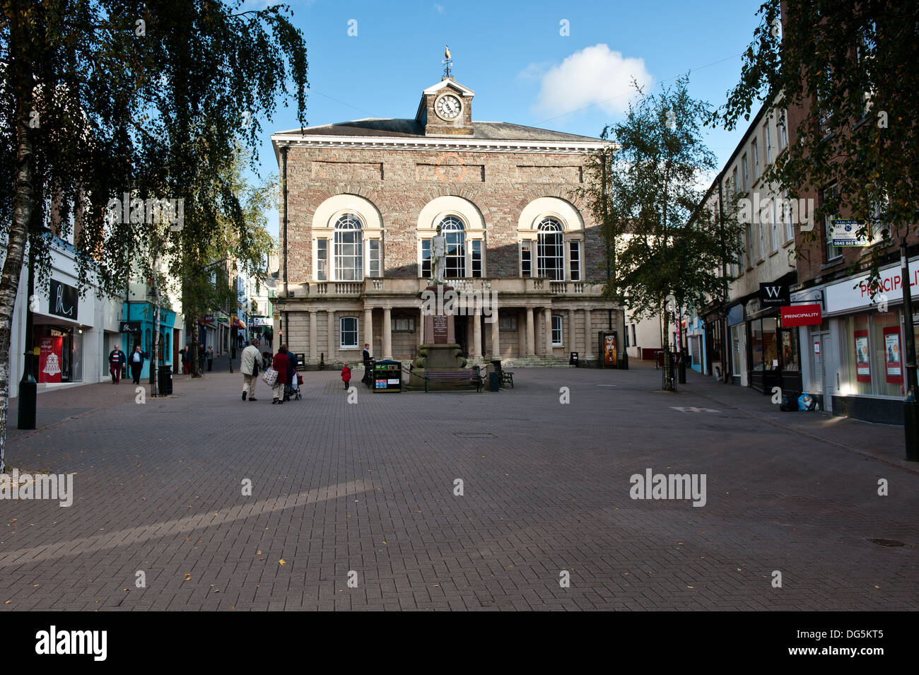 Carmarthen guildhall square hi-res stock photography and images - Alamy