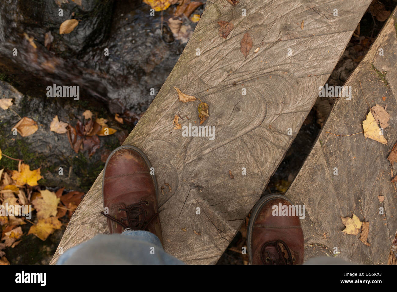 Footbridge walks hi-res stock photography and images - Alamy