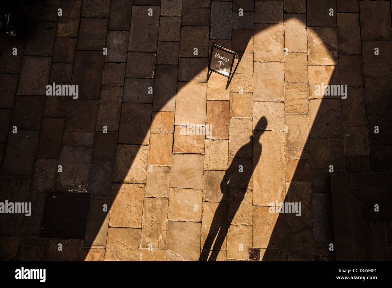 Shadow figure menacing hi-res stock photography and images - Alamy