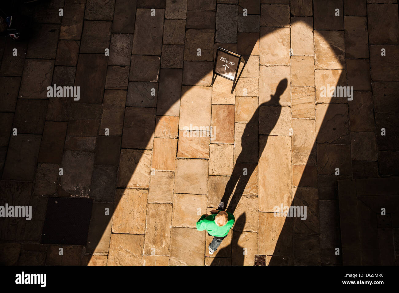 Old london shadow man hi-res stock photography and images - Alamy