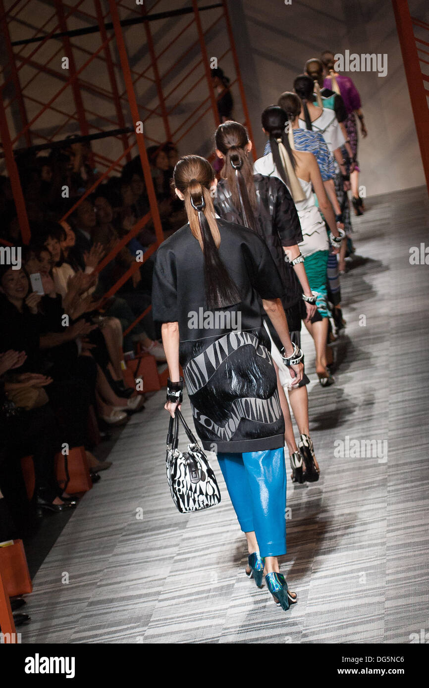 Japan fashion week, 2013 hi-res stock photography and images - Alamy
