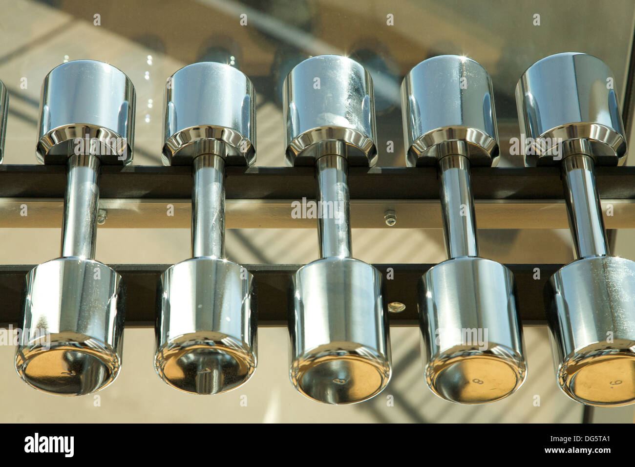 Physical strength measurement hi-res stock photography and images - Alamy