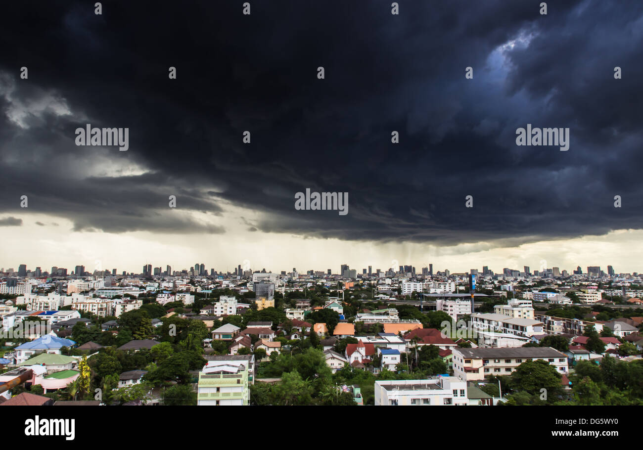 atmosphere building in the city have cloudy and storm before raining on ...