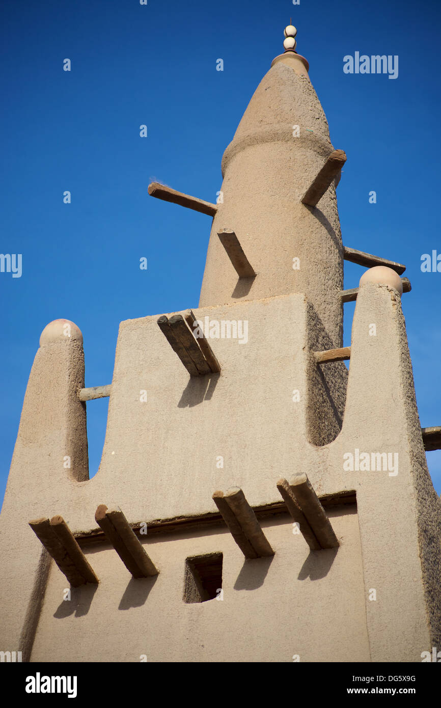 The great mosque in Mopti, built from mud. Mali, western africa Stock ...