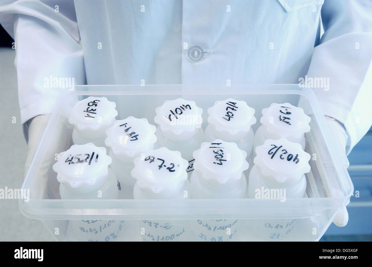 Chemical characterization hi-res stock photography and images - Alamy