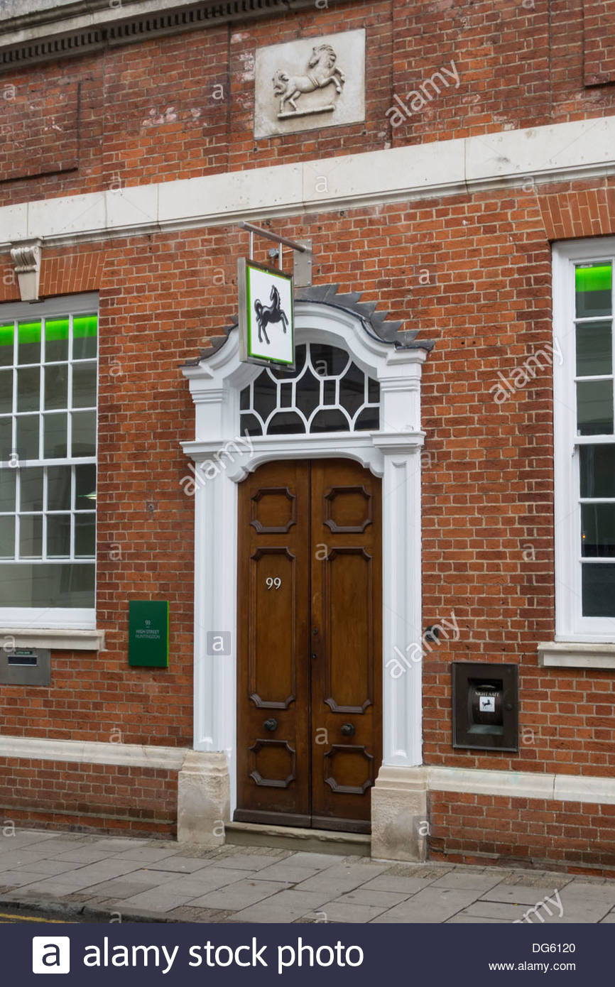 Lloyds Bank High Street High Resolution Stock Photography and Images ...