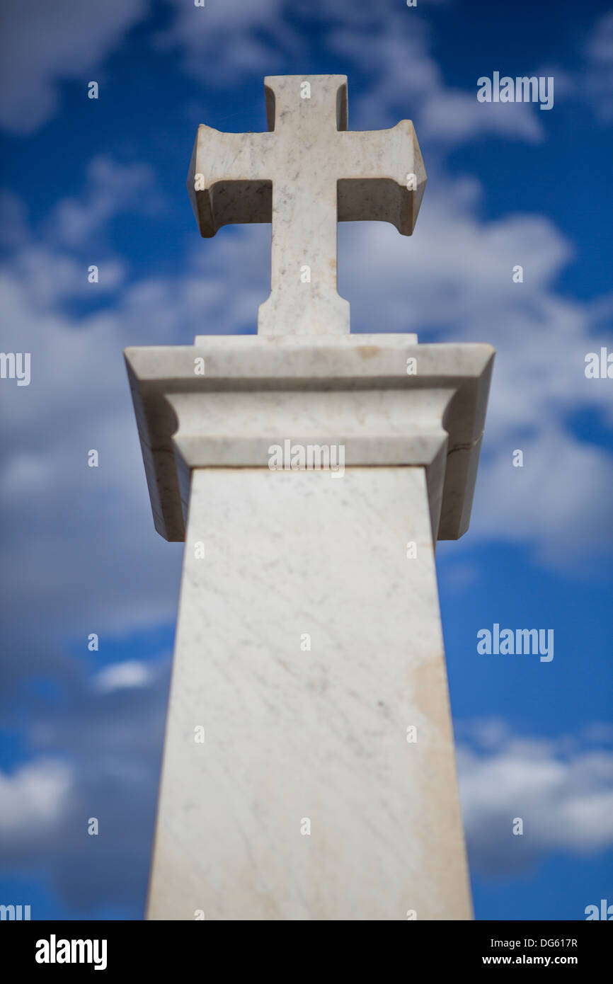 Christian cross vertical hi-res stock photography and images - Alamy