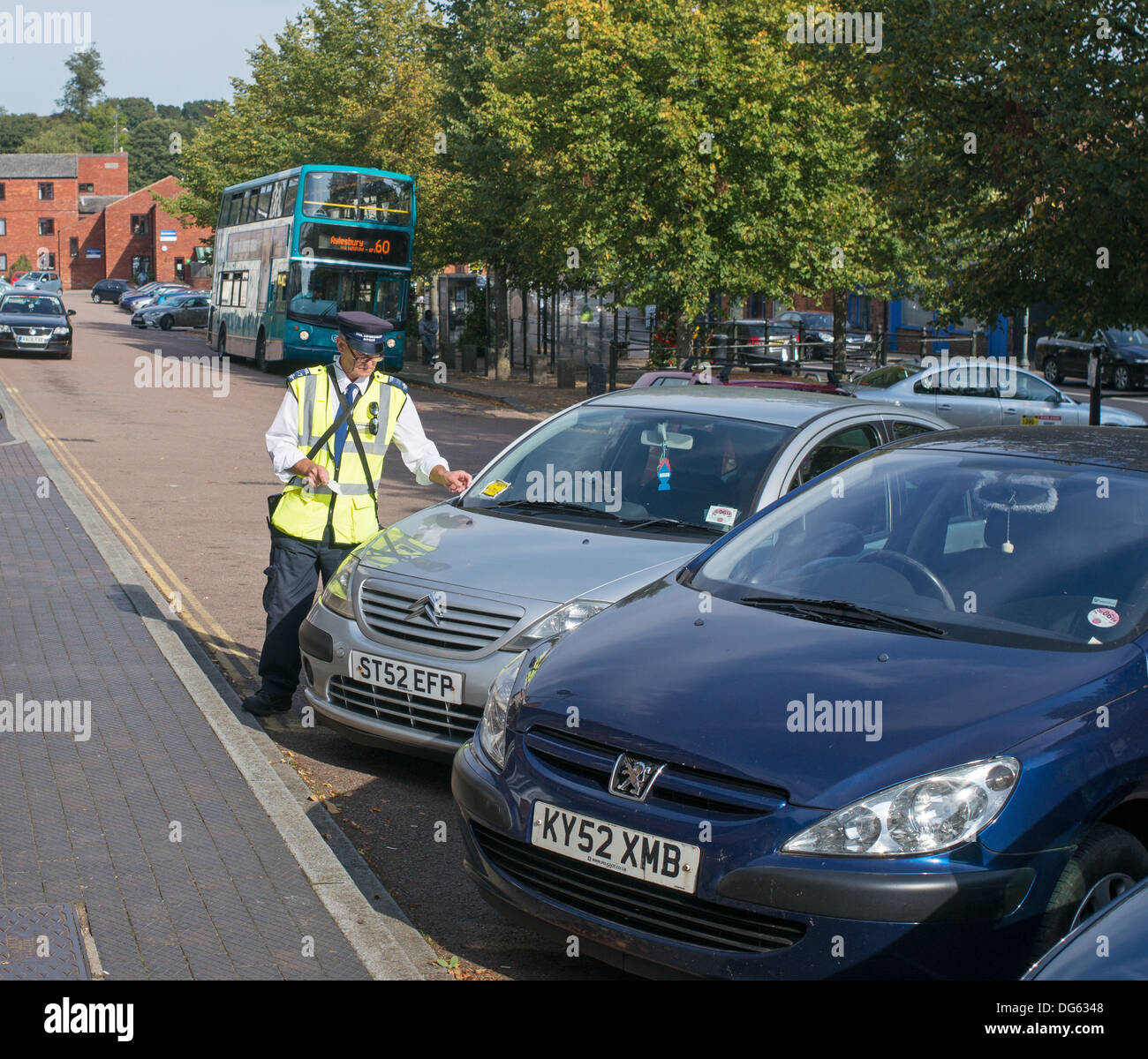 Traffic warden civil enforcement officer hi-res stock photography and ...