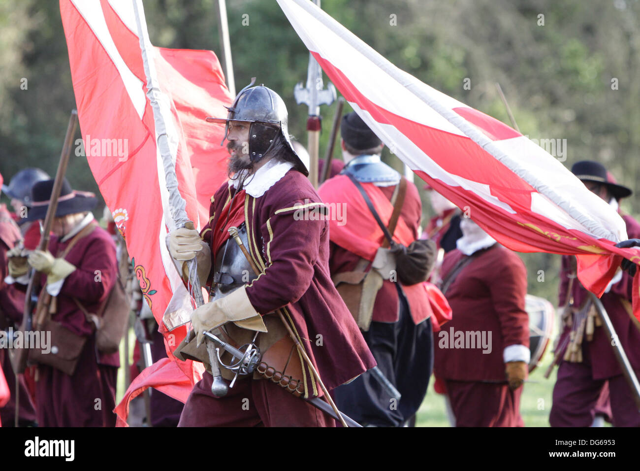 Roundhead soldiers english civil war hi-res stock photography and ...