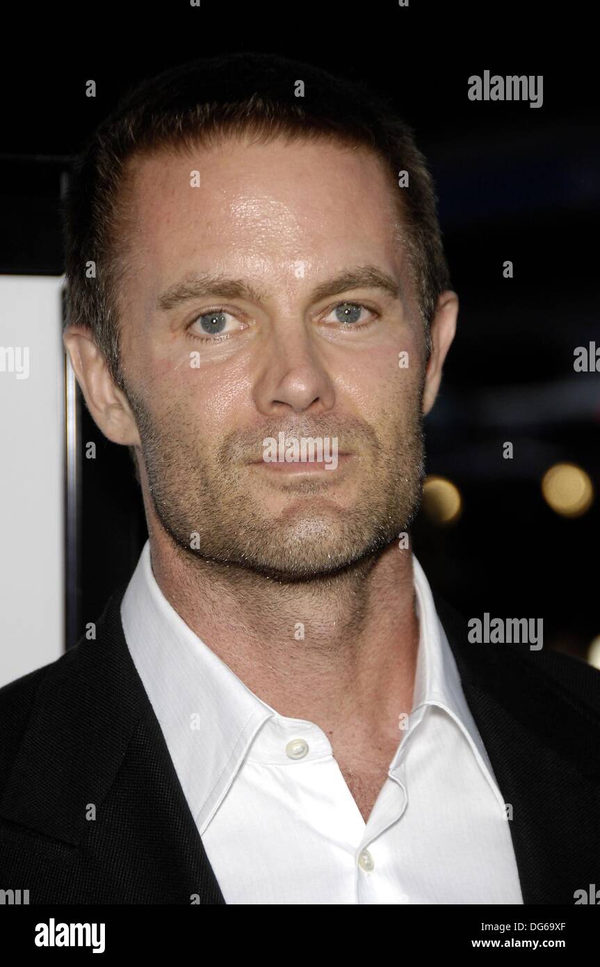 Los Angeles, California, USA. 14th Oct, 2013. Garret Dillahunt at ...
