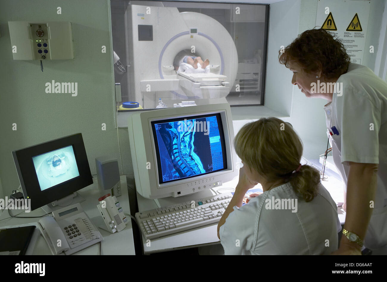 Nuclear Magnetic Resonance Imaging High Resolution Stock Photography ...