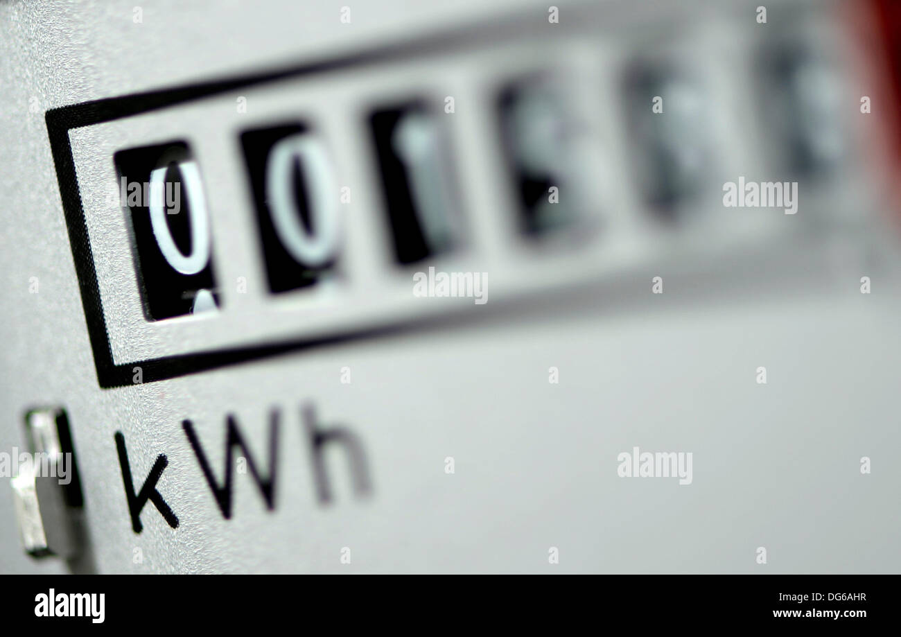 Potsdam, Germany. 15th Oct, 2013. The display of an electricity meter ...