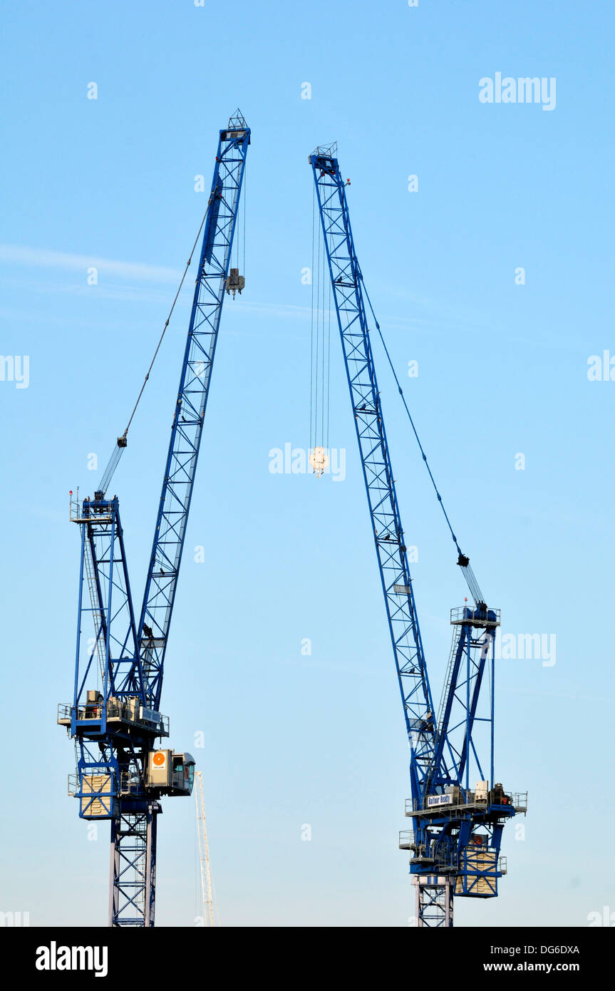 London cranes people hi-res stock photography and images - Alamy