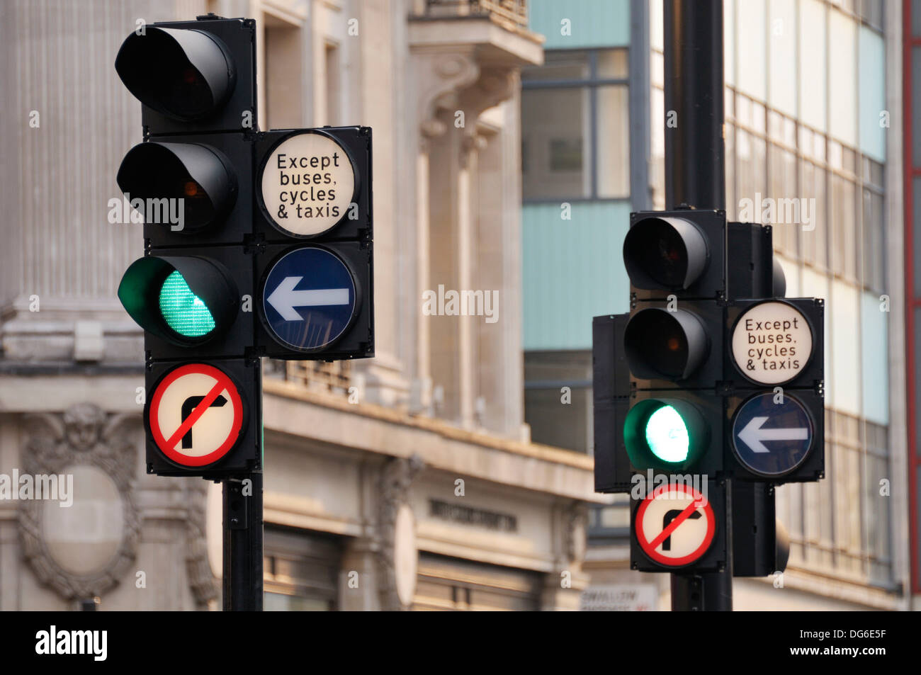 Pair of traffic lights hi-res stock photography and images - Alamy