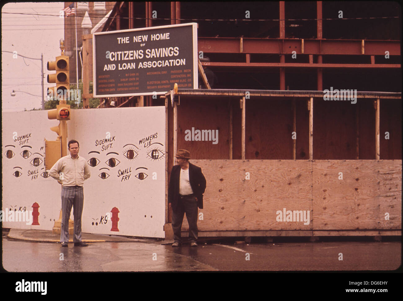 This image shows the ongoing construction of a bank along Washington ...