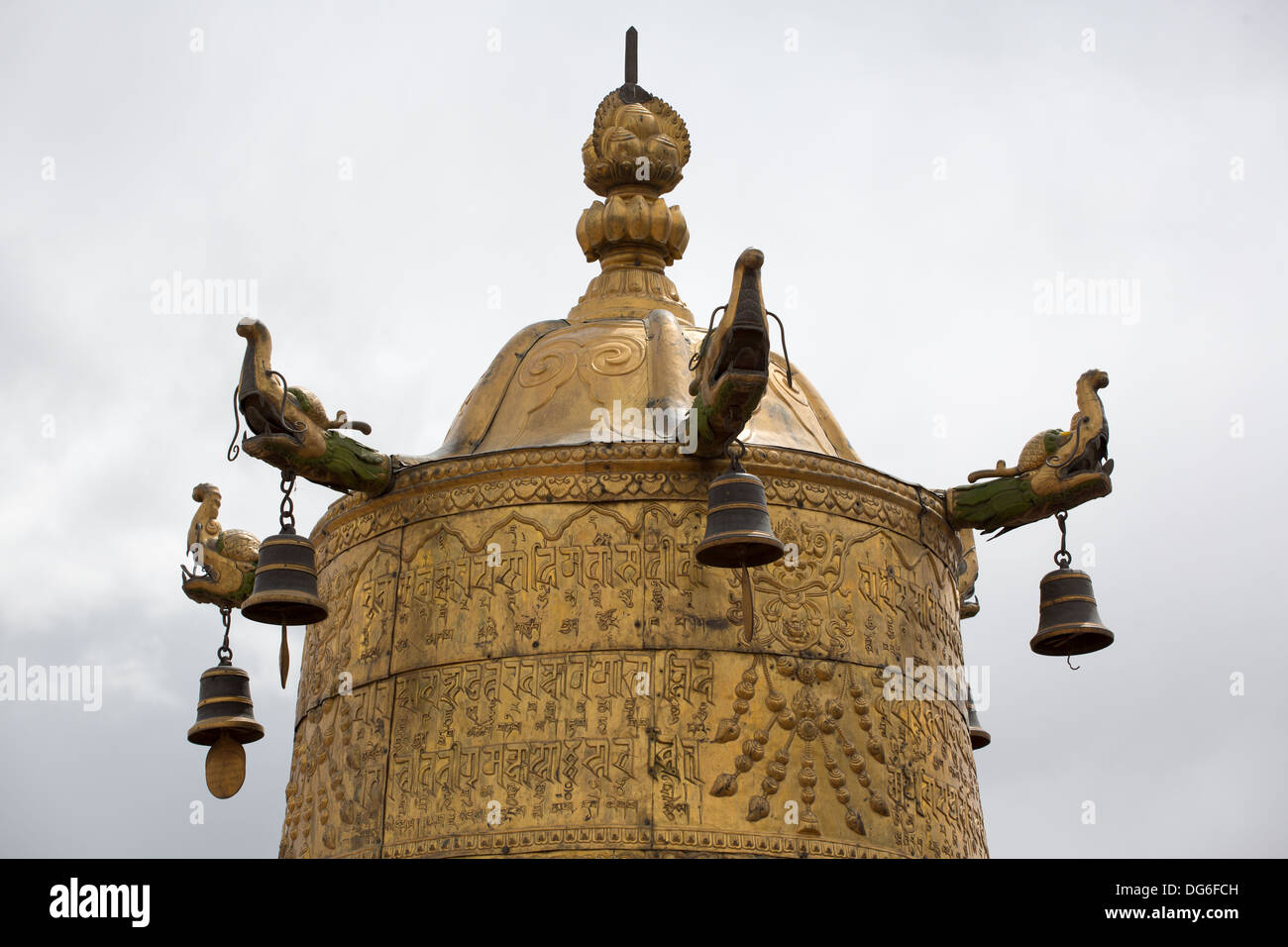 Gold symbol hi-res stock photography and images - Alamy