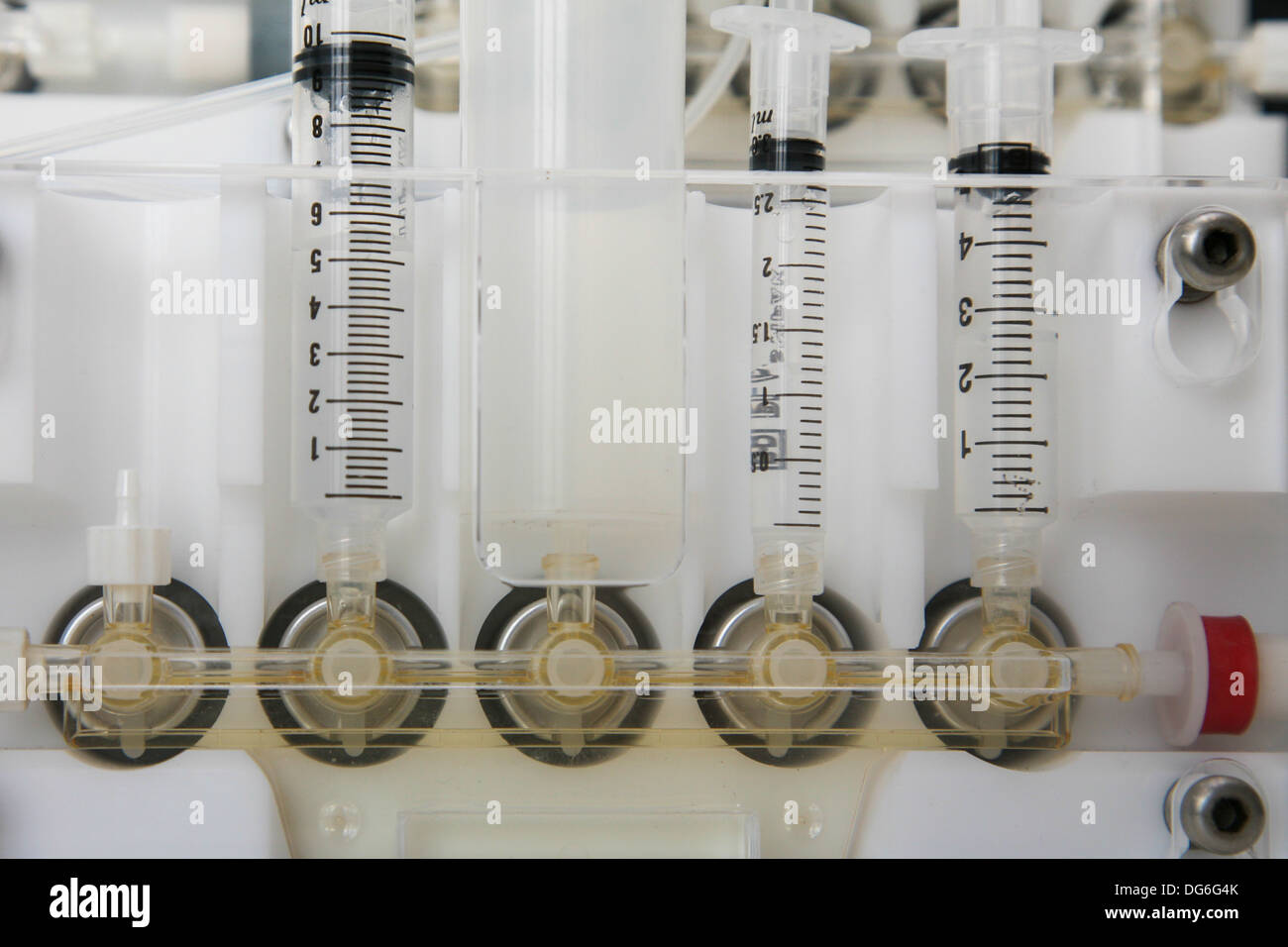 Laboratory syringes hi-res stock photography and images - Alamy