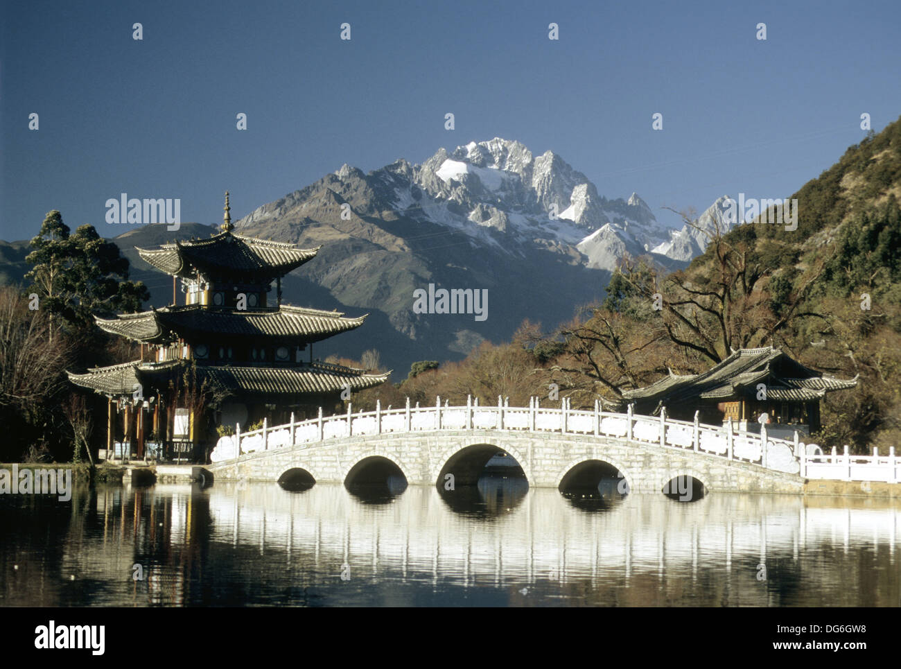 Heilong pond hi-res stock photography and images - Alamy