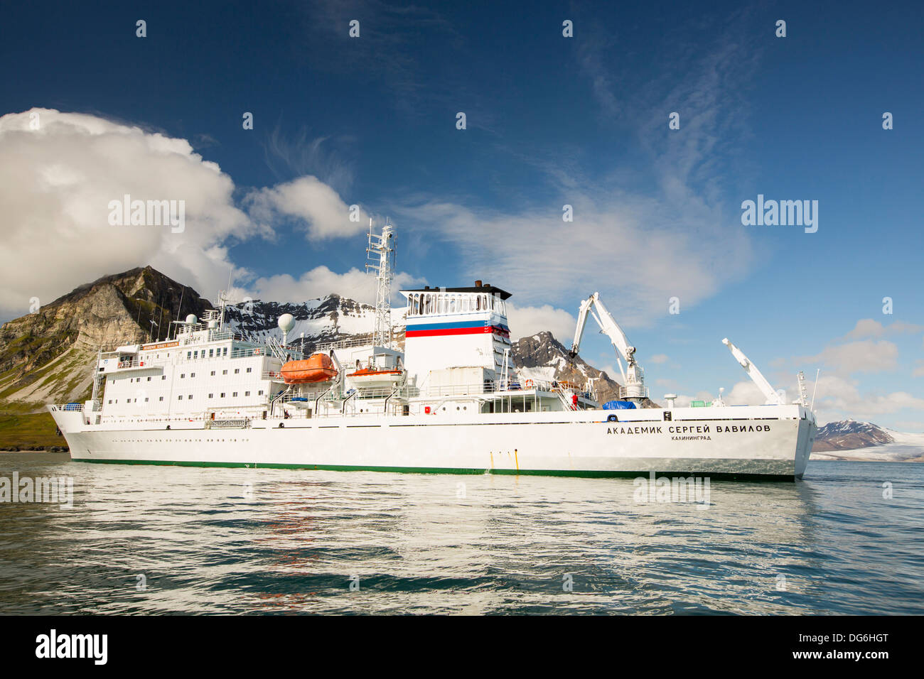 The Russian research vessel, AkademiK Sergey Vavilov an ice Stock Photo ...