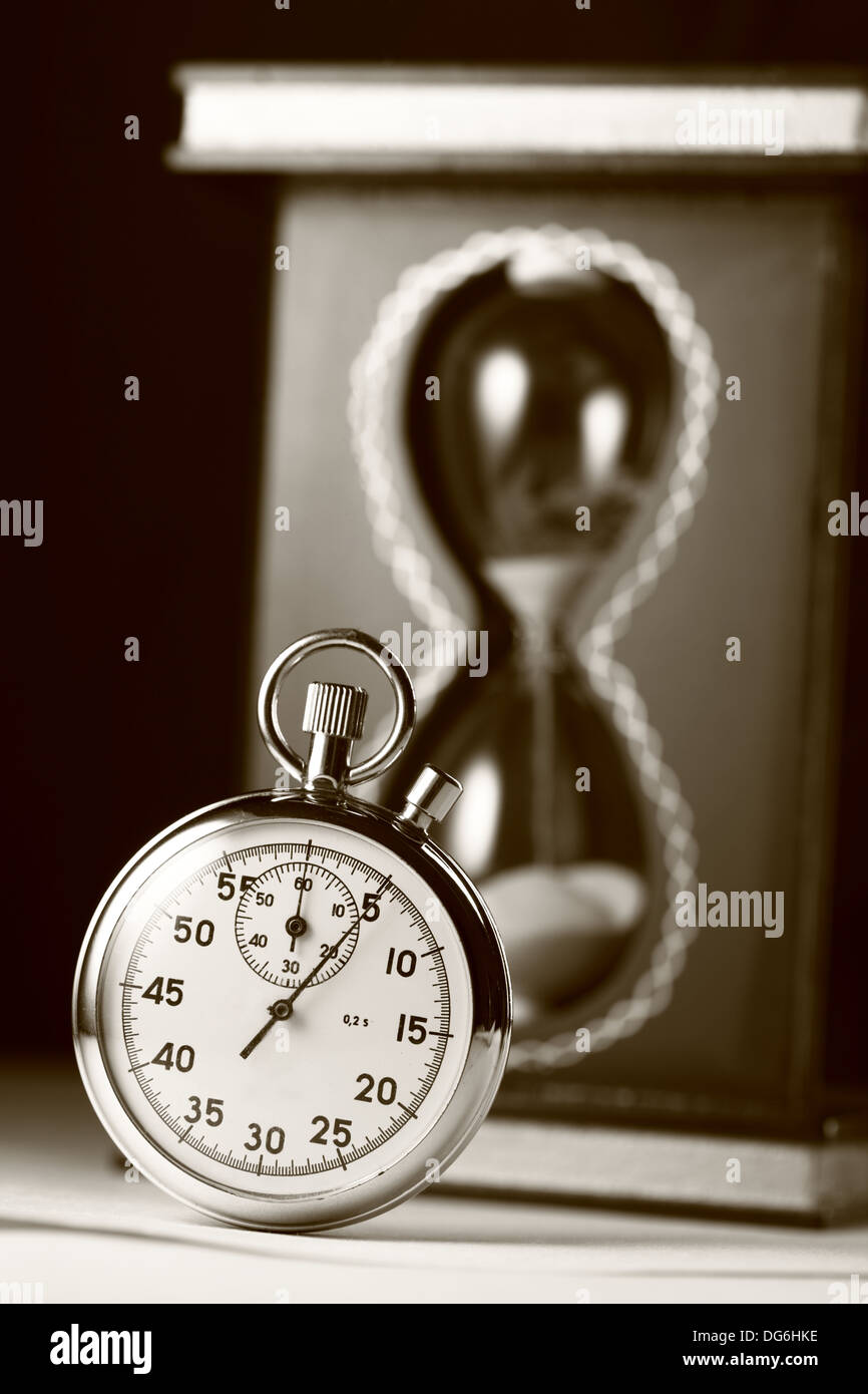 Sand stopwatch hi-res stock photography and images - Alamy