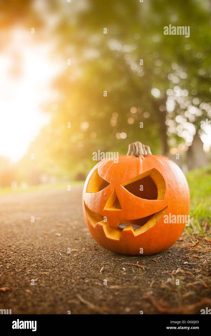 Carving pumpkin hi-res stock photography and images - Alamy