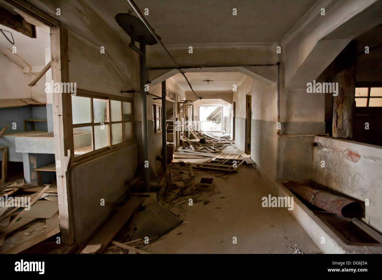 Inside of abandoned old buildi hi-res stock photography and images - Alamy