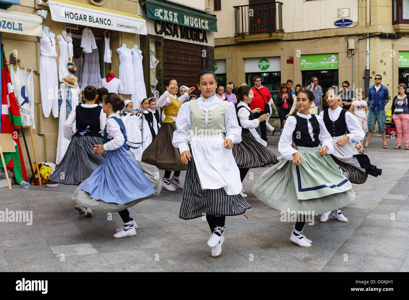 Basque folklore hi-res stock photography and images - Alamy
