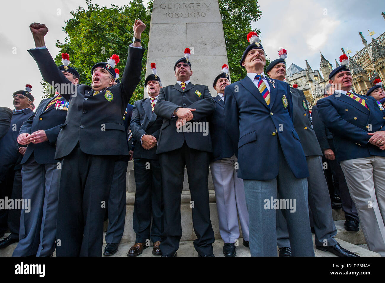 London, UK. 15th October 2013. The Save 2nd Battalion The Royal ...