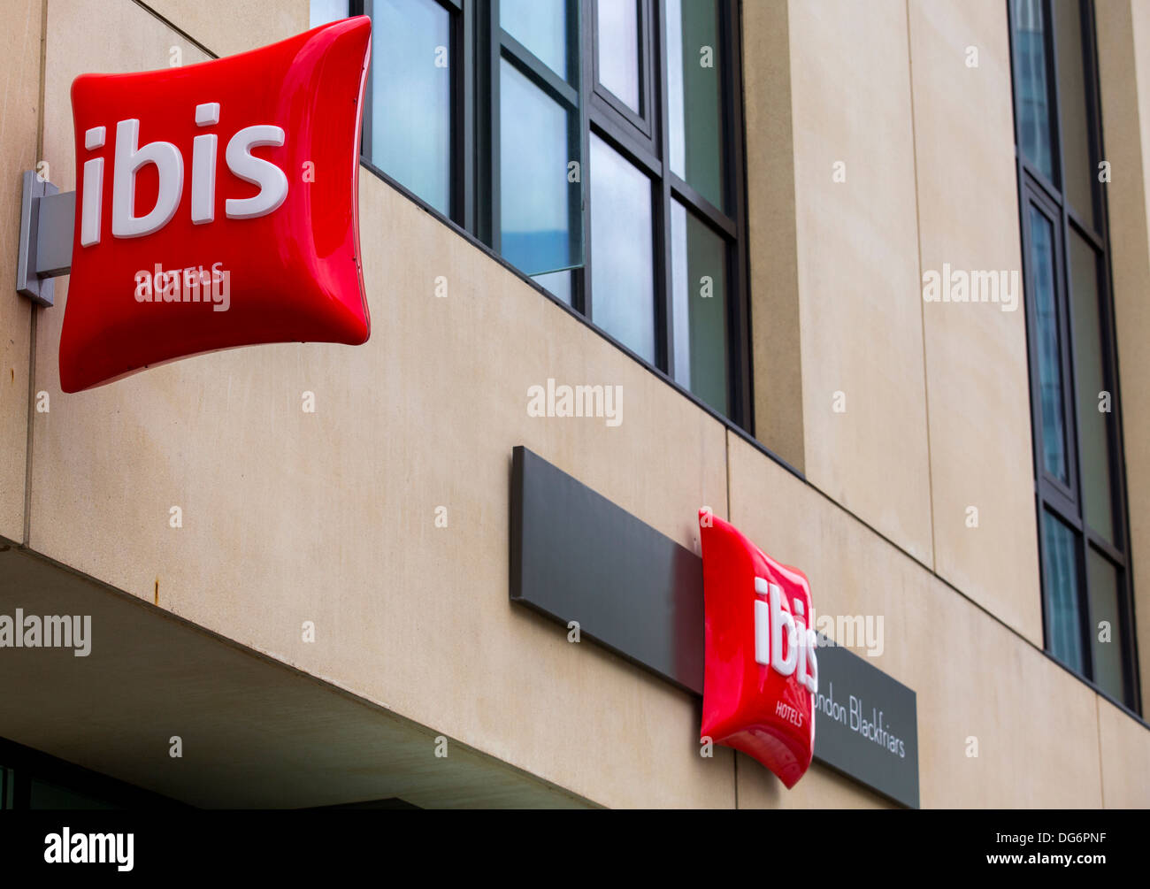 Ibis hotel sign hi-res stock photography and images - Alamy