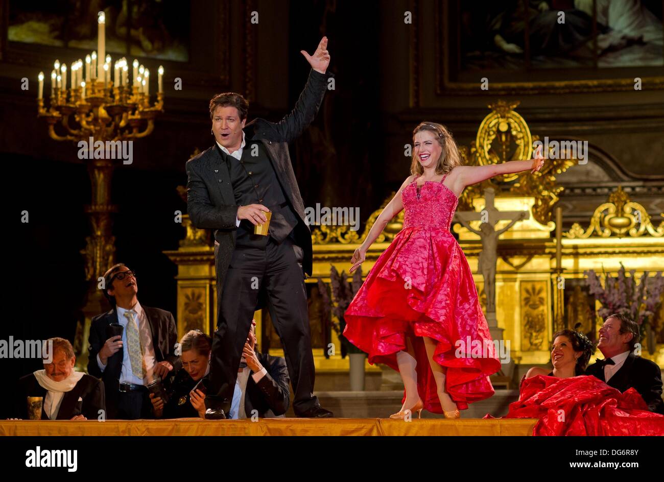 Jeanette Biedermann as Buhlschaft and Francis Fulton-Smith as Jedermann ...