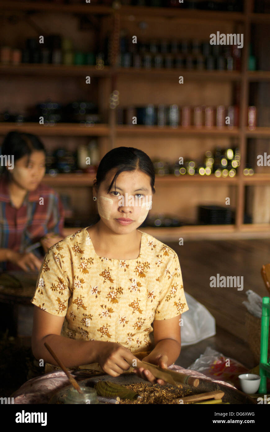 Burmese cigars hi-res stock photography and images - Alamy