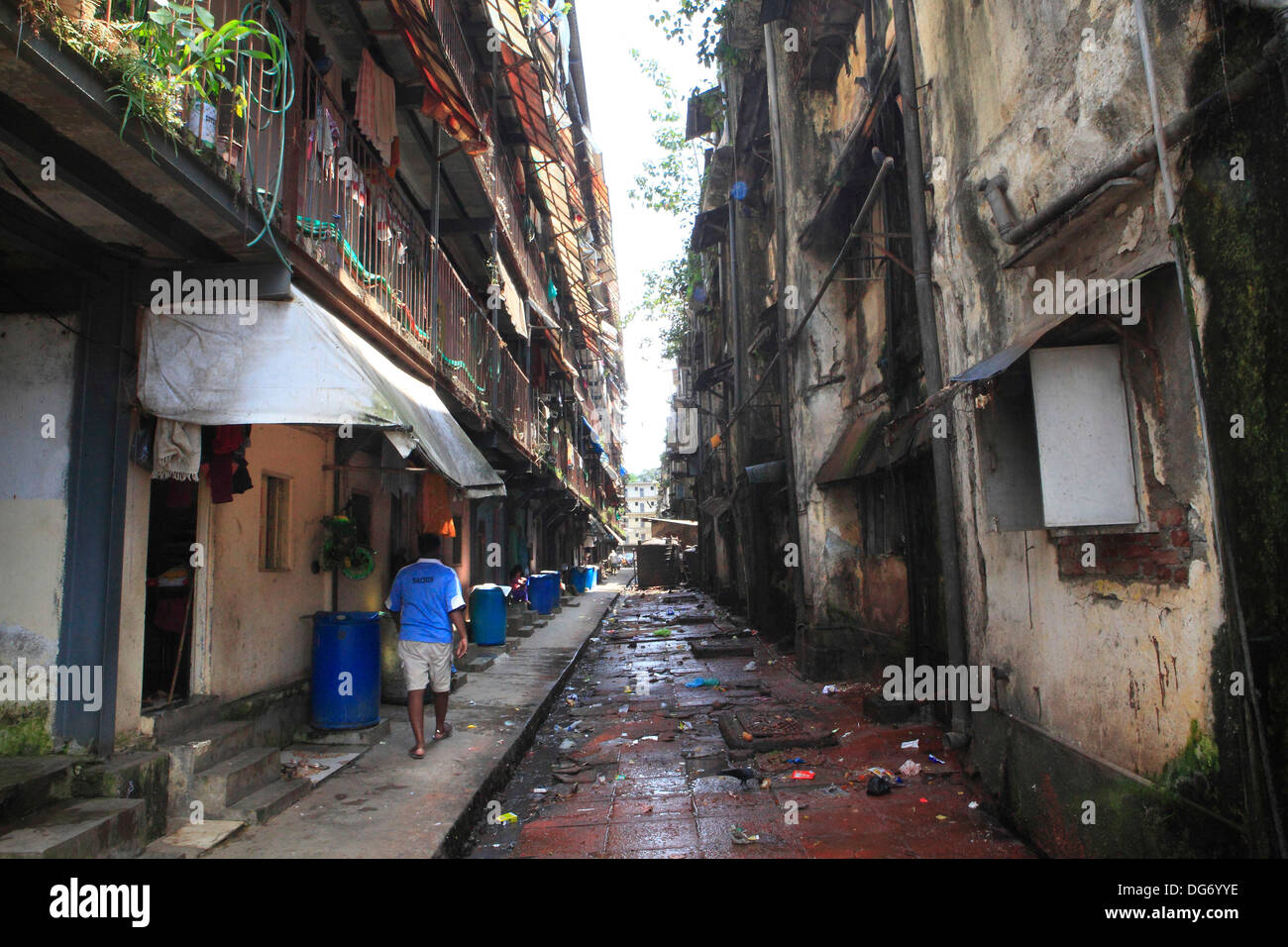 Chawl mumbai hi-res stock photography and images - Alamy