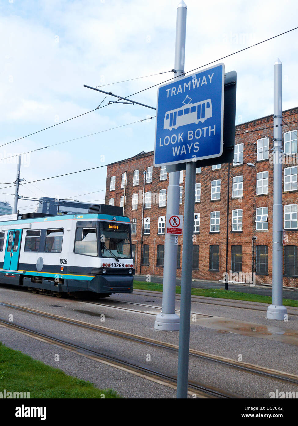 Uk traffic warning signs hi-res stock photography and images - Alamy