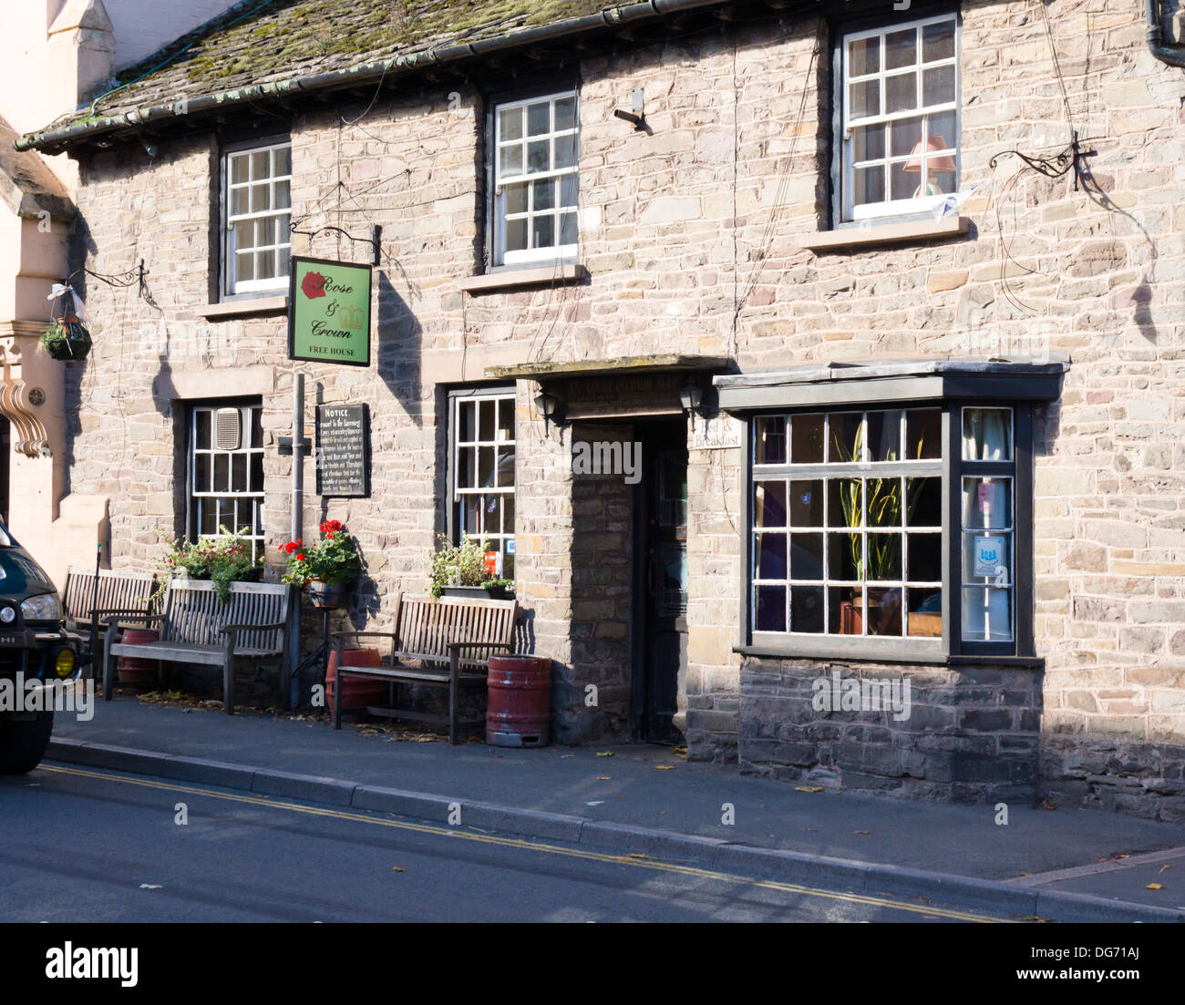 Pub powys hi-res stock photography and images - Alamy