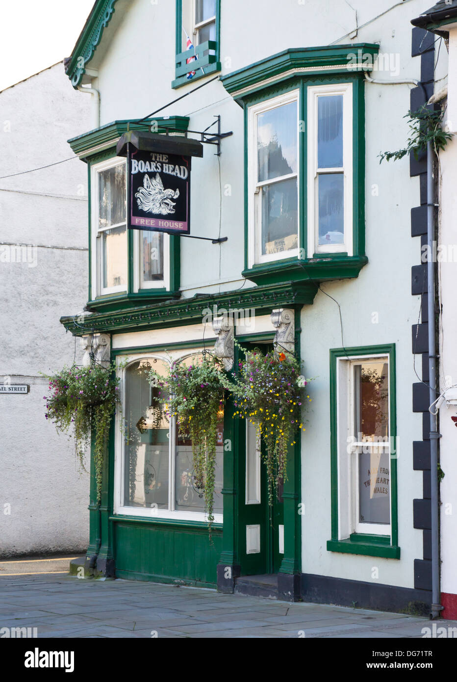 Rural pub in wales hi-res stock photography and images - Alamy